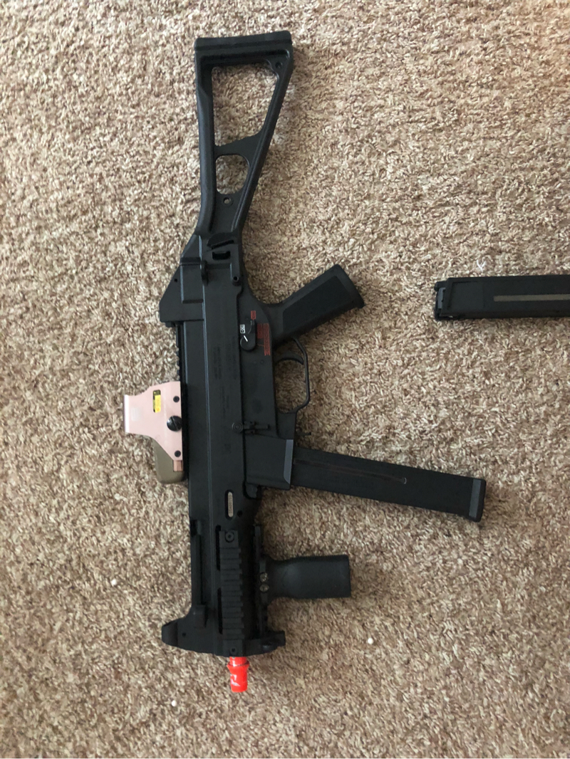 SOLD VFC UMP GBBR with two mags | HopUp Airsoft