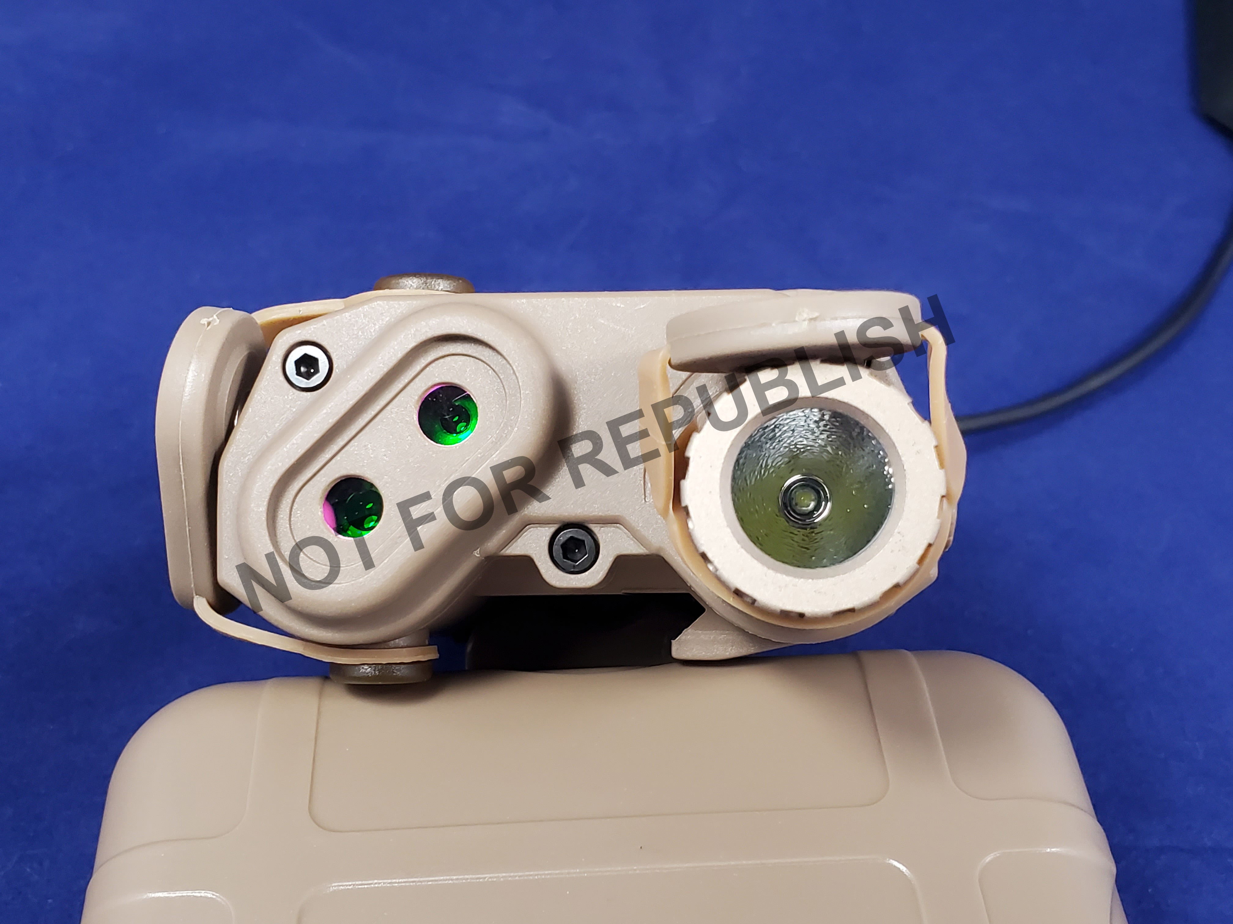 SOLD LA5c Tan Peq - 15 Red / IR Laser & 400 Lumen Light | HopUp Airsoft