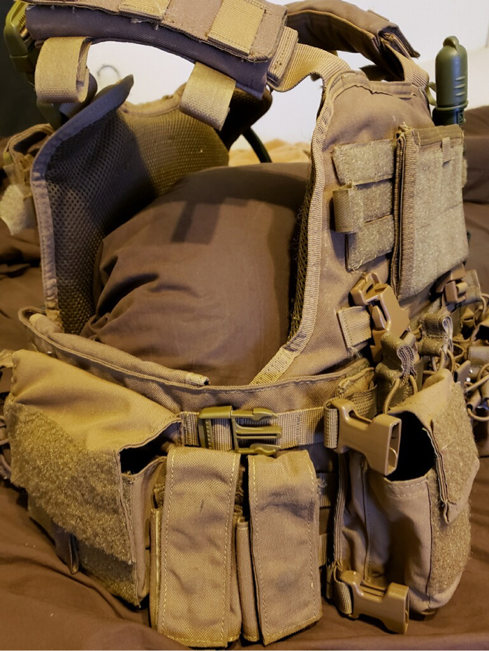 SOLD Haley Strategic chest rig ,Condor MOPC ,,LBT double 40mm pouch x2 ...