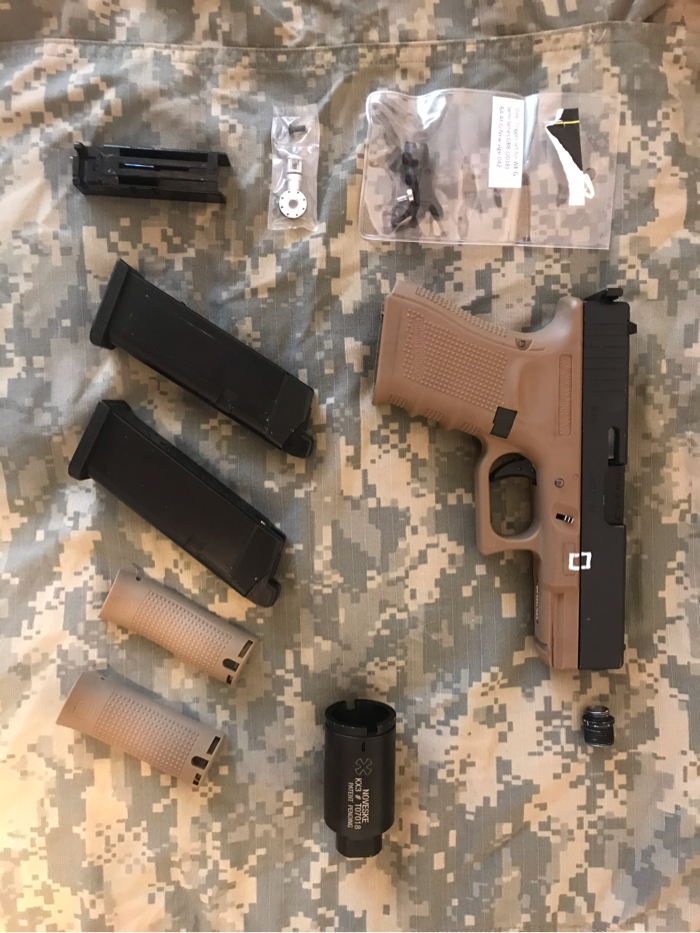 SOLD [Price Drop] We Tech G19 plus extras | HopUp Airsoft