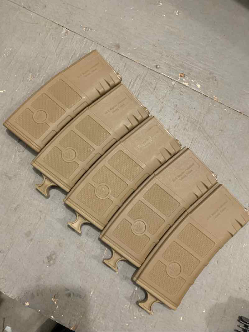 SOLD glock 19 with glock 17 mags, tan g&p high-rps midcaps x5 | HopUp ...