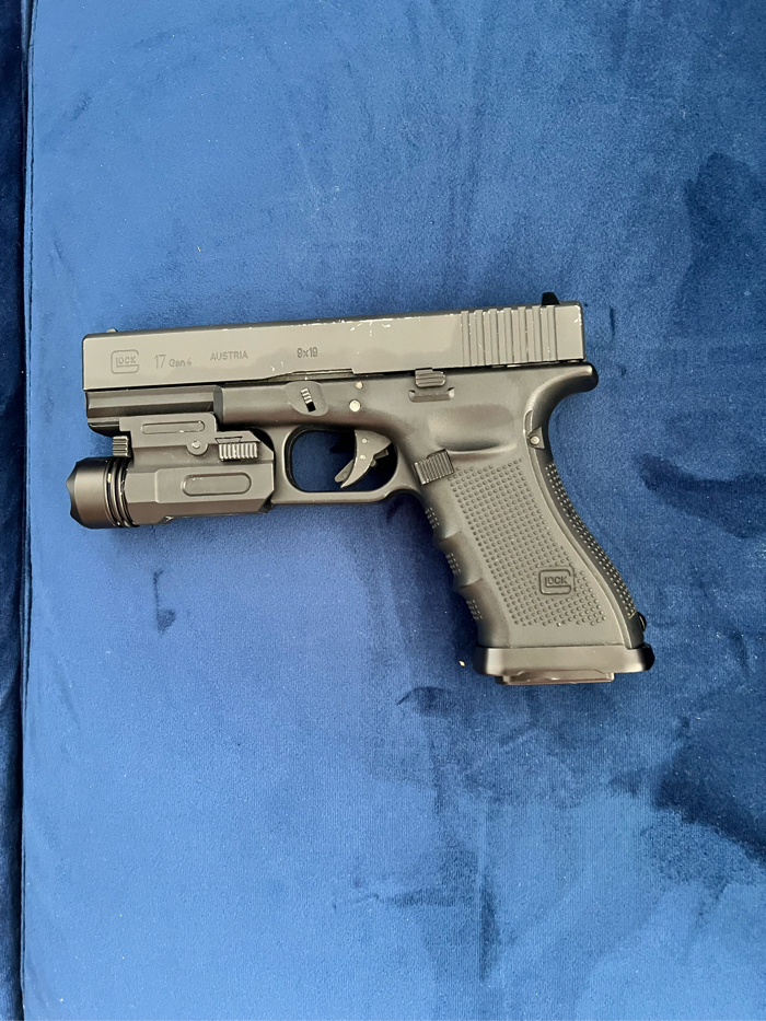 SOLD Umarex Fully Licensed GLOCK 17 Gen4 Gas Blowback Airsoft Training ...