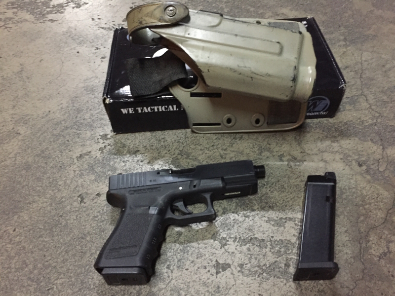 SOLD Glock 19 WE + extra mag + holsters | HopUp Airsoft
