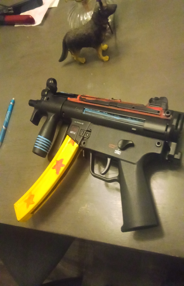 HK MP5k "1992 Batman Returns" movie replica clown machine pistol ...