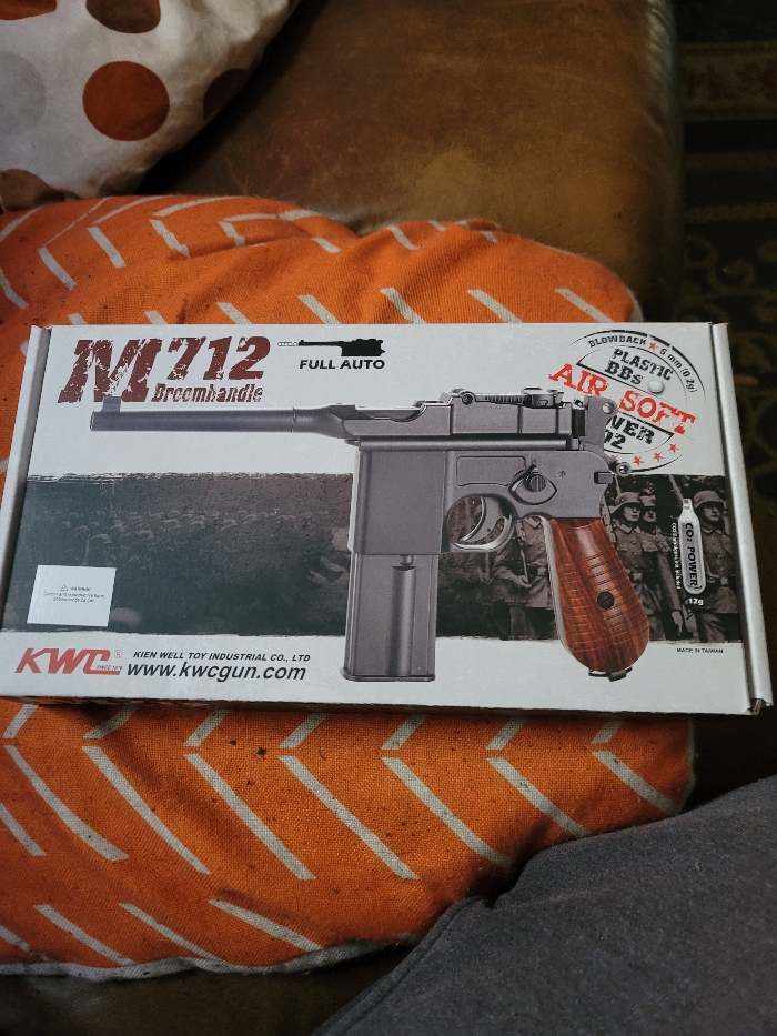 SOLD KWC M712 Broomhandle Full-Auto Full Metal Airsoft Co2 Gas Pistol ...