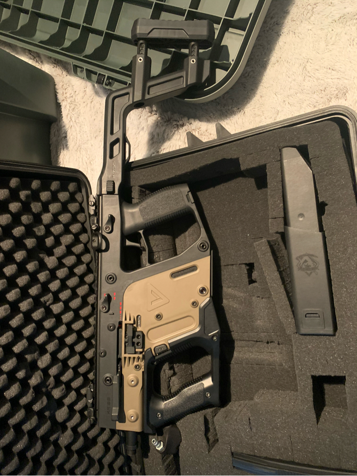 SOLD Krytac kriss vector + 4 mags + 2 batteries + tracer suppressor ...