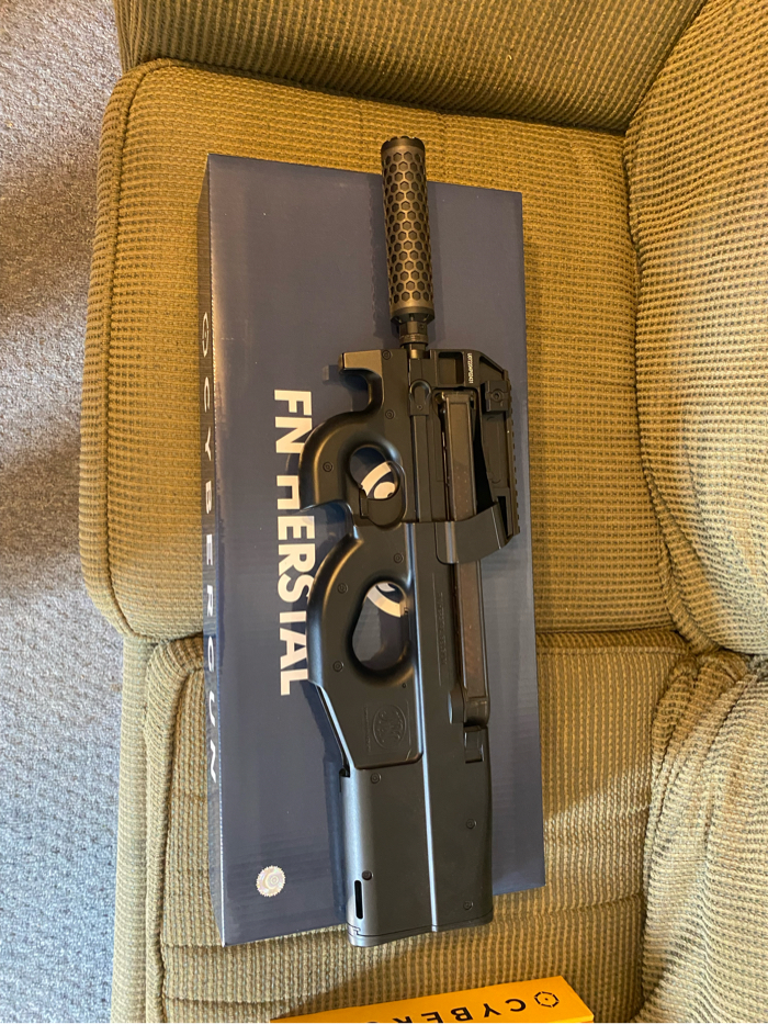 Cybergun FN HERSTAL Airsoft p90 (with suppressor) | HopUp Airsoft