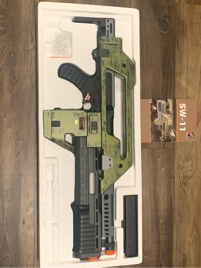 SOLD Matrix Limited Edition Custom Alien Pulse Rifle Airsoft AEG (Color ...