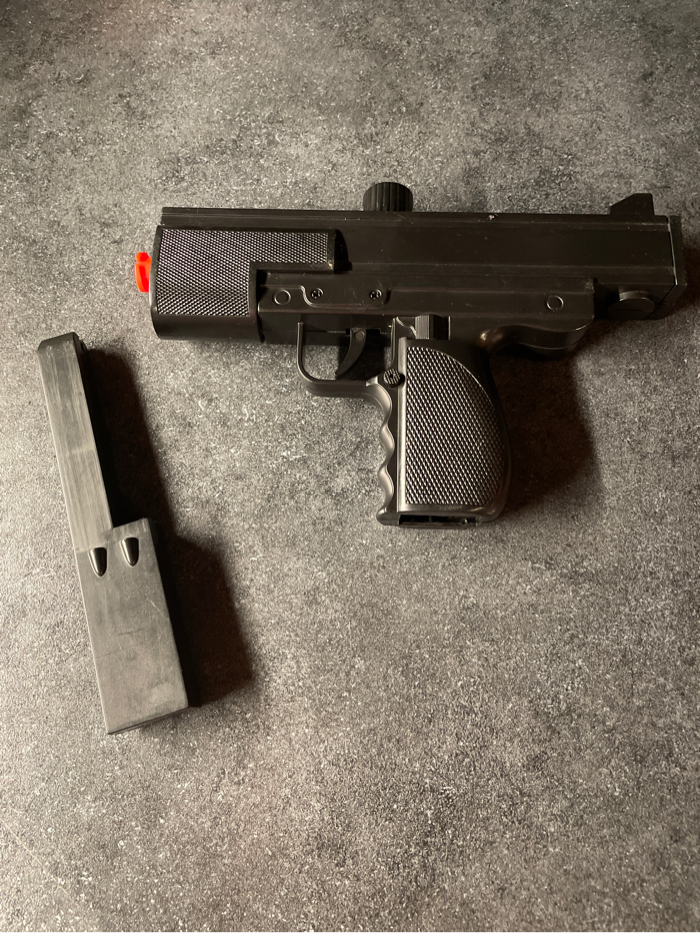 SOLD Spring powered uzi with 20 round magizine | HopUp Airsoft
