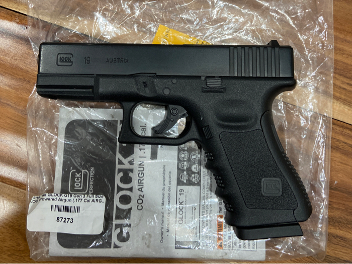 SOLD Full metal Glock pistol | HopUp Airsoft