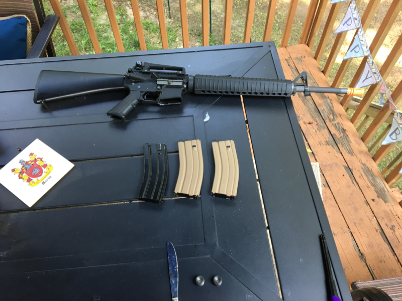 SOLD We tech m16 gbbr 6 magazines | HopUp Airsoft