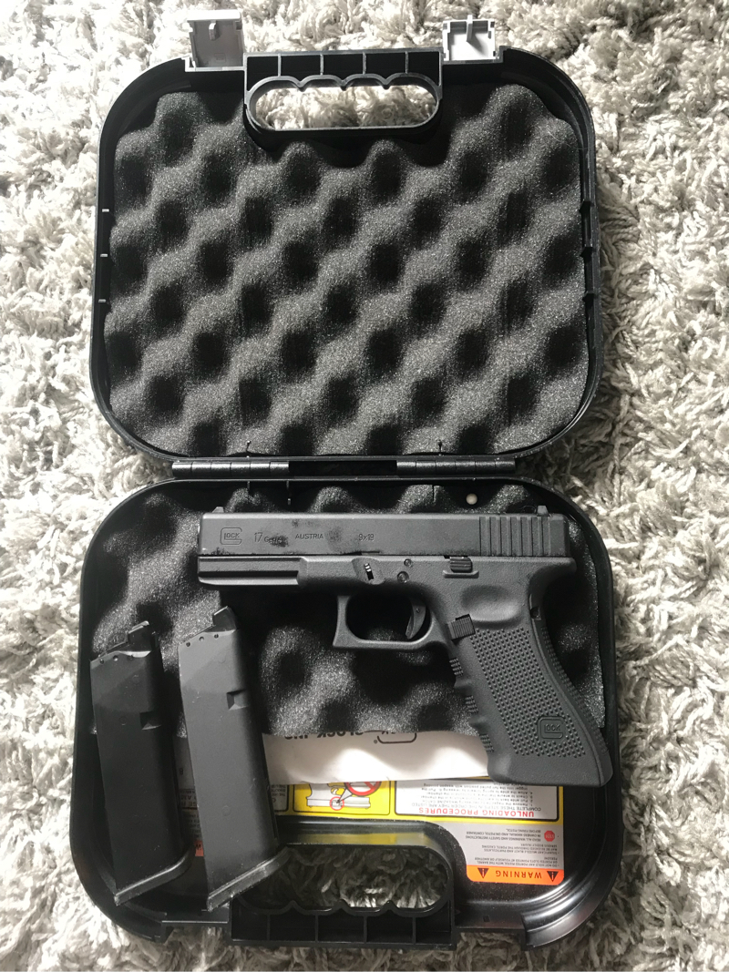 SOLD Glock 17 w/ Glock case | HopUp Airsoft